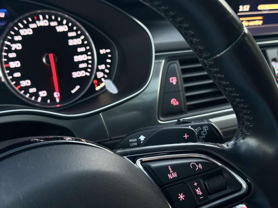 Grey Audi A6 2015 in Vilnius, with an engine capacity of 2.97 L and mileage of 215 thousand km for 18999 €, photo 39 on AUTOMOTO.COM.LV