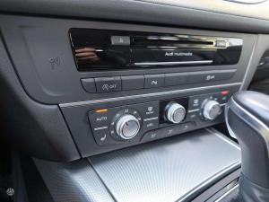 Pelēks Audi A6 2015 Viļņa, ar dzinēja tilpumu 1.97 L un nobraukumu 269 tūkst. km par 12500 €, foto 22 vietnē AUTOMOTO.COM.LV