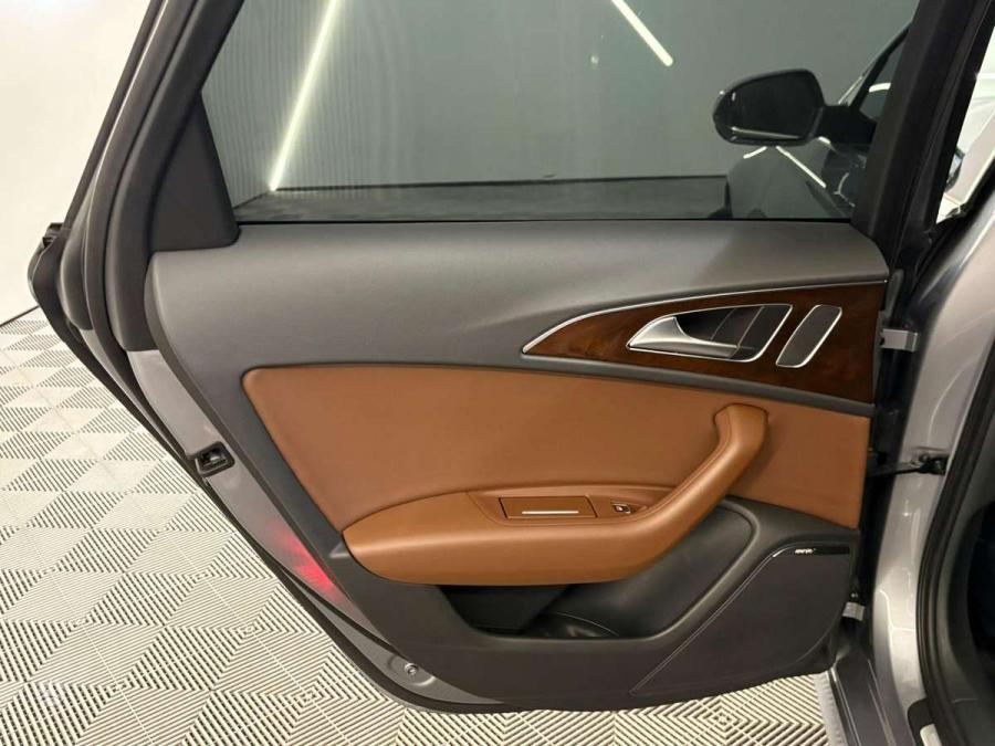 Grey Audi A6 2015 in Marijampole, with an engine capacity of 2.97 L and mileage of 265 thousand km for 13999 €, photo 9 on AUTOMOTO.COM.LV
