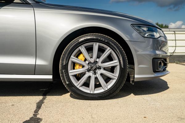 Pelēks Audi A6 2015 Rīga, ar dzinēja tilpumu 3.00 L un nobraukumu 282 tūkst. km par 12990 €, foto 9 vietnē AUTOMOTO.COM.LV