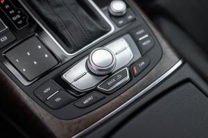 Pelēks Audi A6 2015 Rīga, ar dzinēja tilpumu 3.00 L un nobraukumu 282 tūkst. km par 12990 €, foto 26 vietnē AUTOMOTO.COM.LV