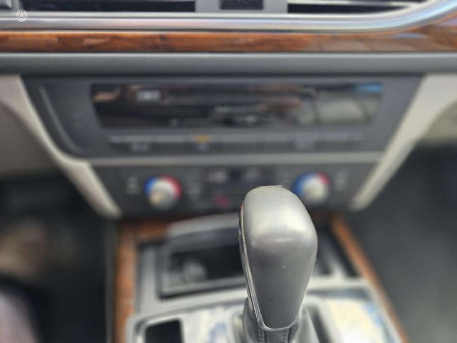 Grey Audi A6 2016 in Taurage, with an engine capacity of 2.97 L and mileage of 283 thousand km for 9500 €, photo 20 on AUTOMOTO.COM.LV