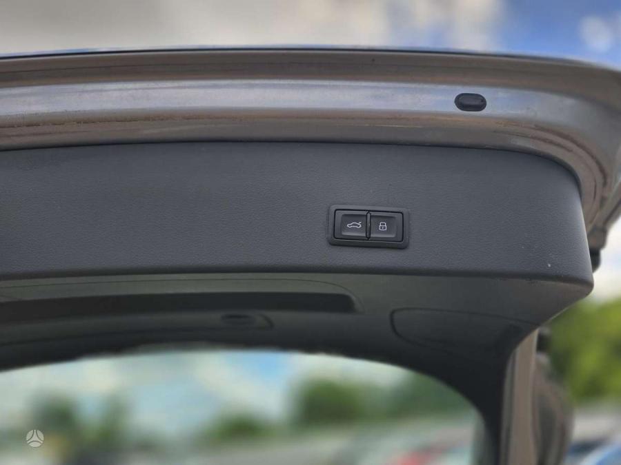 Grey Audi A6 2016 in Taurage, with an engine capacity of 2.97 L and mileage of 283 thousand km for 9500 €, photo 31 on AUTOMOTO.COM.LV