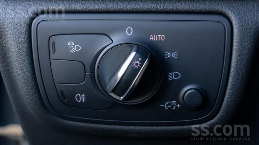 Grey Audi A6 2016 in Riga, with an engine capacity of 3.00 L and mileage of 246 thousand km for 13990 €, photo 25 on AUTOMOTO.COM.LV