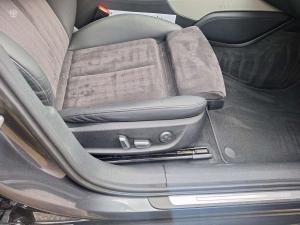 Grey Audi A6 2016 in Utena, with an engine capacity of 2.97 L and mileage of 273 thousand km for 13500 €, photo 13 on AUTOMOTO.COM.LV