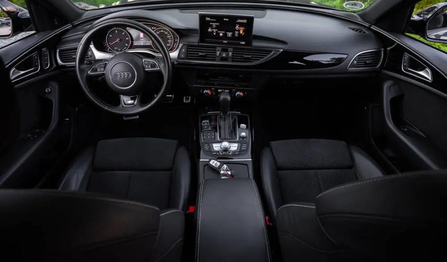 Grey Audi A6 2017 in Jelgava, with an engine capacity of 3.00 L and mileage of 287 thousand km for 15500 €, photo 11 on AUTOMOTO.COM.LV