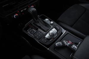 Grey Audi A6 2017 in Jelgava, with an engine capacity of 3.00 L and mileage of 287 thousand km for 15500 €, photo 13 on AUTOMOTO.COM.LV