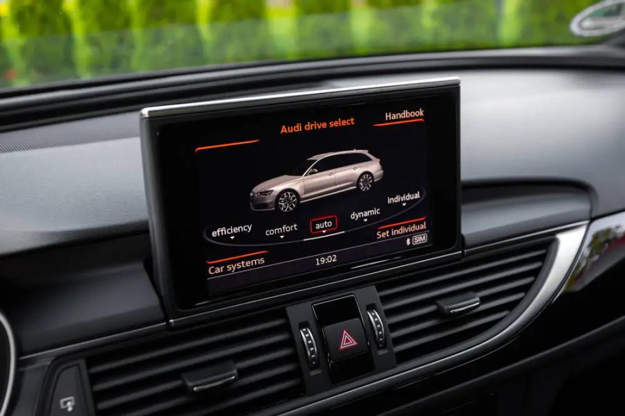 Grey Audi A6 2017 in Jelgava, with an engine capacity of 3.00 L and mileage of 287 thousand km for 15500 €, photo 22 on AUTOMOTO.COM.LV