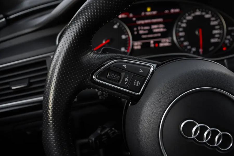 Grey Audi A6 2017 in Jelgava, with an engine capacity of 3.00 L and mileage of 287 thousand km for 15500 €, photo 24 on AUTOMOTO.COM.LV