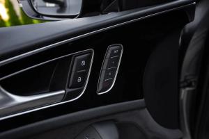 Grey Audi A6 2017 in Jelgava, with an engine capacity of 3.00 L and mileage of 287 thousand km for 15500 €, photo 30 on AUTOMOTO.COM.LV