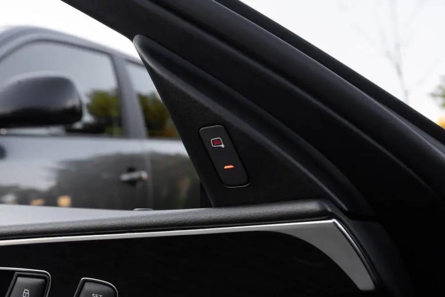 Grey Audi A6 2017 in Jelgava, with an engine capacity of 3.00 L and mileage of 287 thousand km for 15500 €, photo 32 on AUTOMOTO.COM.LV