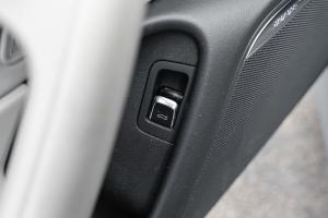 Grey Audi A6 2018 in Riga, with an engine capacity of 2.00 L and mileage of 112 thousand km for 15950 €, photo 11 on AUTOMOTO.COM.LV