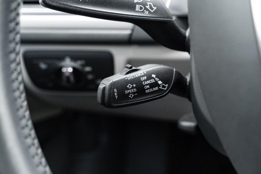Grey Audi A6 2018 in Riga, with an engine capacity of 2.00 L and mileage of 112 thousand km for 15950 €, photo 15 on AUTOMOTO.COM.LV