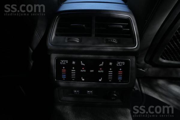 Grey Audi A6 2018 in Riga, with an engine capacity of 3.00 L and mileage of 219 thousand km for 25000 €, photo 9 on AUTOMOTO.COM.LV