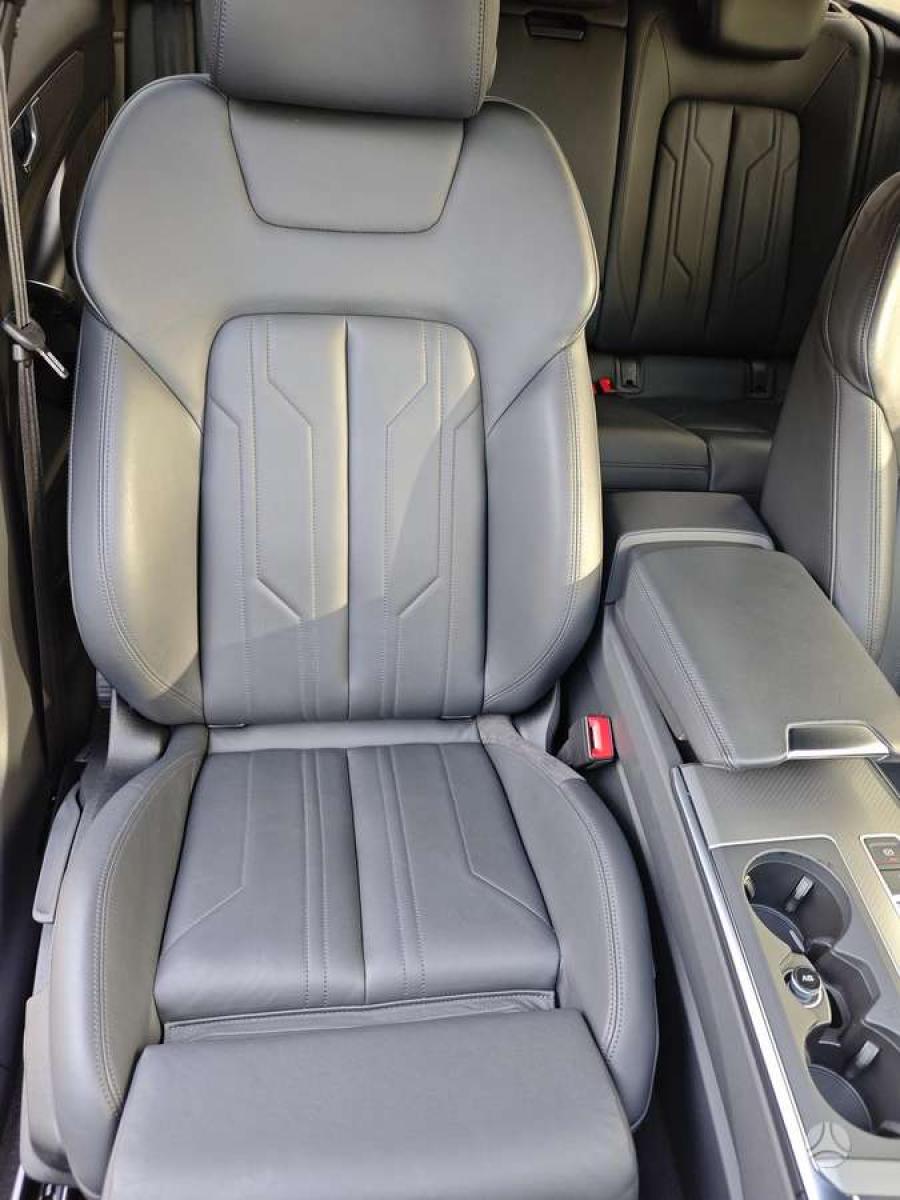 Grey Audi A6 2018 in Vilnius, with an engine capacity of 2.97 L and mileage of 102 thousand km for 24999 €, photo 40 on AUTOMOTO.COM.LV
