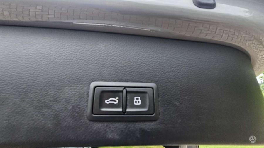 Grey Audi A6 2018 in Prienai, with an engine capacity of 2.97 L and mileage of 226 thousand km for 23999 €, photo 37 on AUTOMOTO.COM.LV