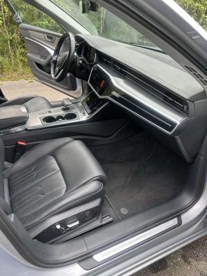 Grey Audi A6 2019 in Vilnius, with an engine capacity of 2.97 L and mileage of 128 thousand km for 22300 €, photo 15 on AUTOMOTO.COM.LV
