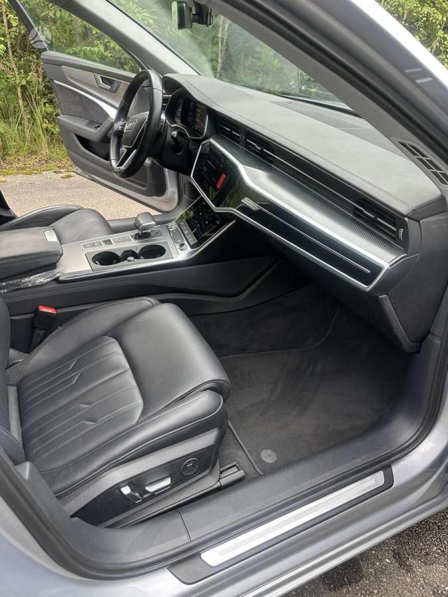 Grey Audi A6 2019 in Vilnius, with an engine capacity of 2.97 L and mileage of 128 thousand km for 22300 €, photo 15 on AUTOMOTO.COM.LV