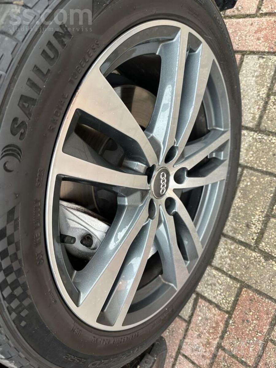 Grey Audi A6 2019 in Riga, with an engine capacity of 3.00 L and mileage of 213 thousand km for 23190 €, photo 5 on AUTOMOTO.COM.LV