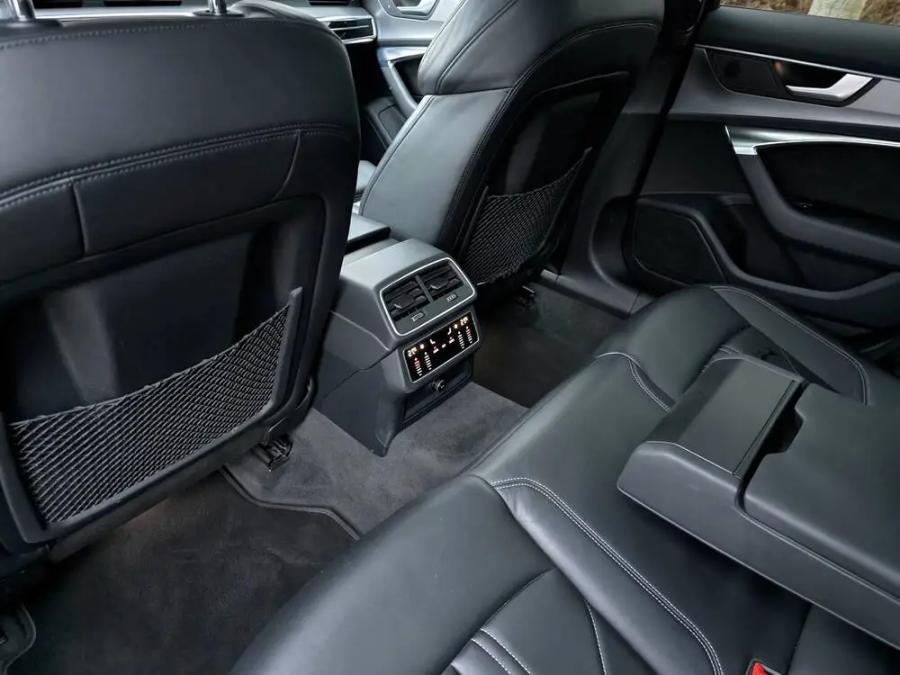 Grey Audi A6 2020 in Riga, with an engine capacity of 2.00 L and mileage of 250 thousand km for 24490 €, photo 25 on AUTOMOTO.COM.LV