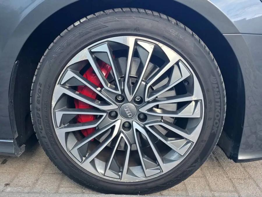 Grey Audi A6 2020 in Riga, with an engine capacity of 2.00 L and mileage of 250 thousand km for 24490 €, photo 66 on AUTOMOTO.COM.LV