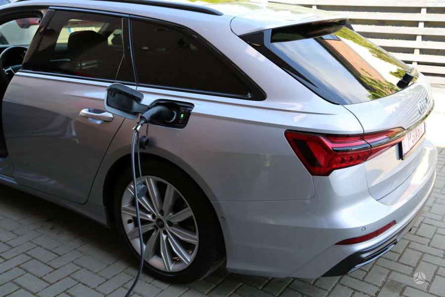 Pelēks Audi A6 2021 Viļņa, ar dzinēja tilpumu 1.98 L un nobraukumu 170 tūkst. km par 26250 €, foto 8 vietnē AUTOMOTO.COM.LV