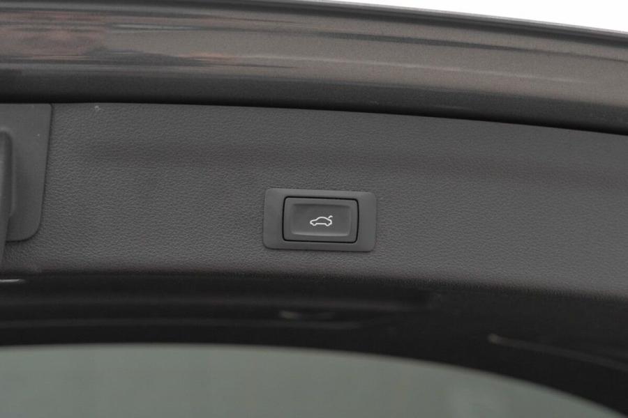 Pelēks Audi A6 2022 Viļņa, ar dzinēja tilpumu 2.00 L un nobraukumu 141 tūkst. km par 33700 €, foto 17 vietnē AUTOMOTO.COM.LV