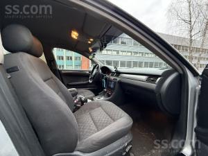 Audi A6 2002 in Riga, with an engine capacity of 2.50 L and mileage of 222 thousand km for 3599 €, photo 13 on AUTOMOTO.COM.LV