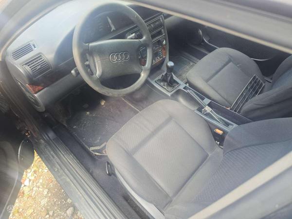 Red Audi A6 1995 in Vilnius, with an engine capacity of 1.97 L and mileage of 350 thousand km for 650 €, photo 7 on AUTOMOTO.COM.LV
