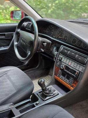 Red Audi A6 1996 in Vilnius, with an engine capacity of 2.80 L and mileage of 370 thousand km for 2200 €, photo 11 on AUTOMOTO.COM.LV