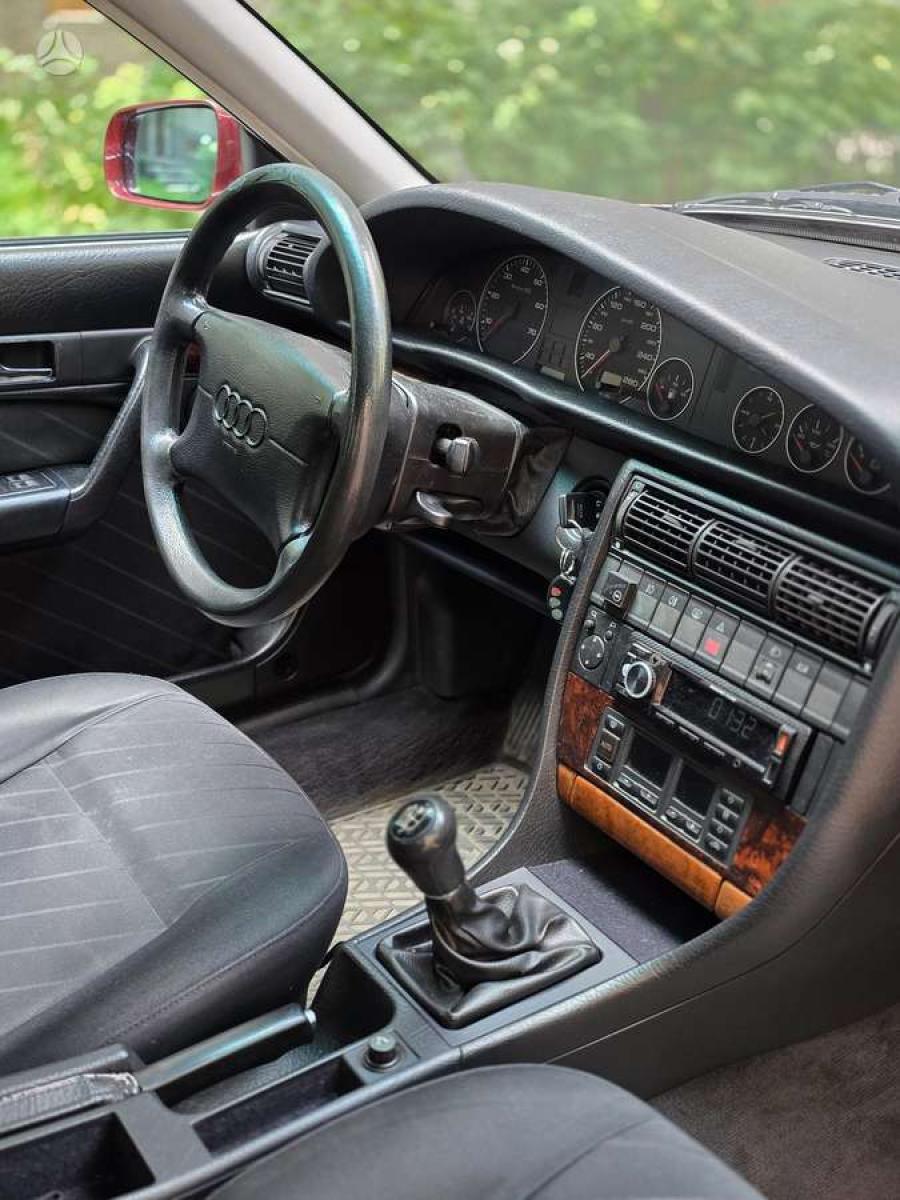 Red Audi A6 1996 in Vilnius, with an engine capacity of 2.80 L and mileage of 370 thousand km for 2200 €, photo 11 on AUTOMOTO.COM.LV
