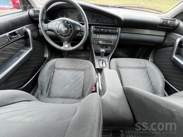 Sarkans Audi A6 1997 Bauska, ar dzinēja tilpumu 2.50 L un nobraukumu 512 tūkst. km par 2100 €, foto 5 vietnē AUTOMOTO.COM.LV