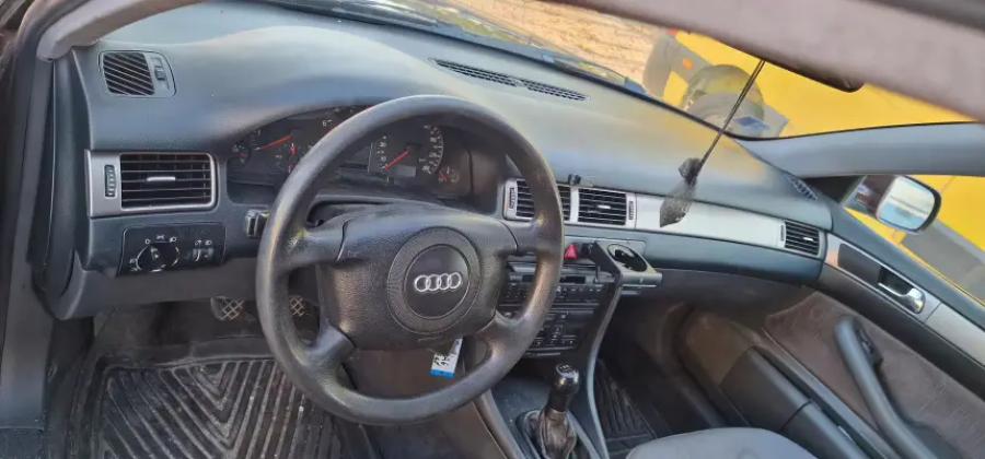 Sarkans Audi A6 1999 Valmiera, ar dzinēja tilpumu 1.80 L un nobraukumu 270 tūkst. km par 1200 €, foto 9 vietnē AUTOMOTO.COM.LV