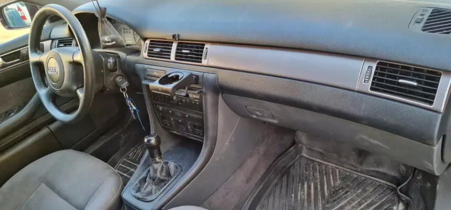 Sarkans Audi A6 1999 Valmiera, ar dzinēja tilpumu 1.80 L un nobraukumu 270 tūkst. km par 1200 €, foto 10 vietnē AUTOMOTO.COM.LV