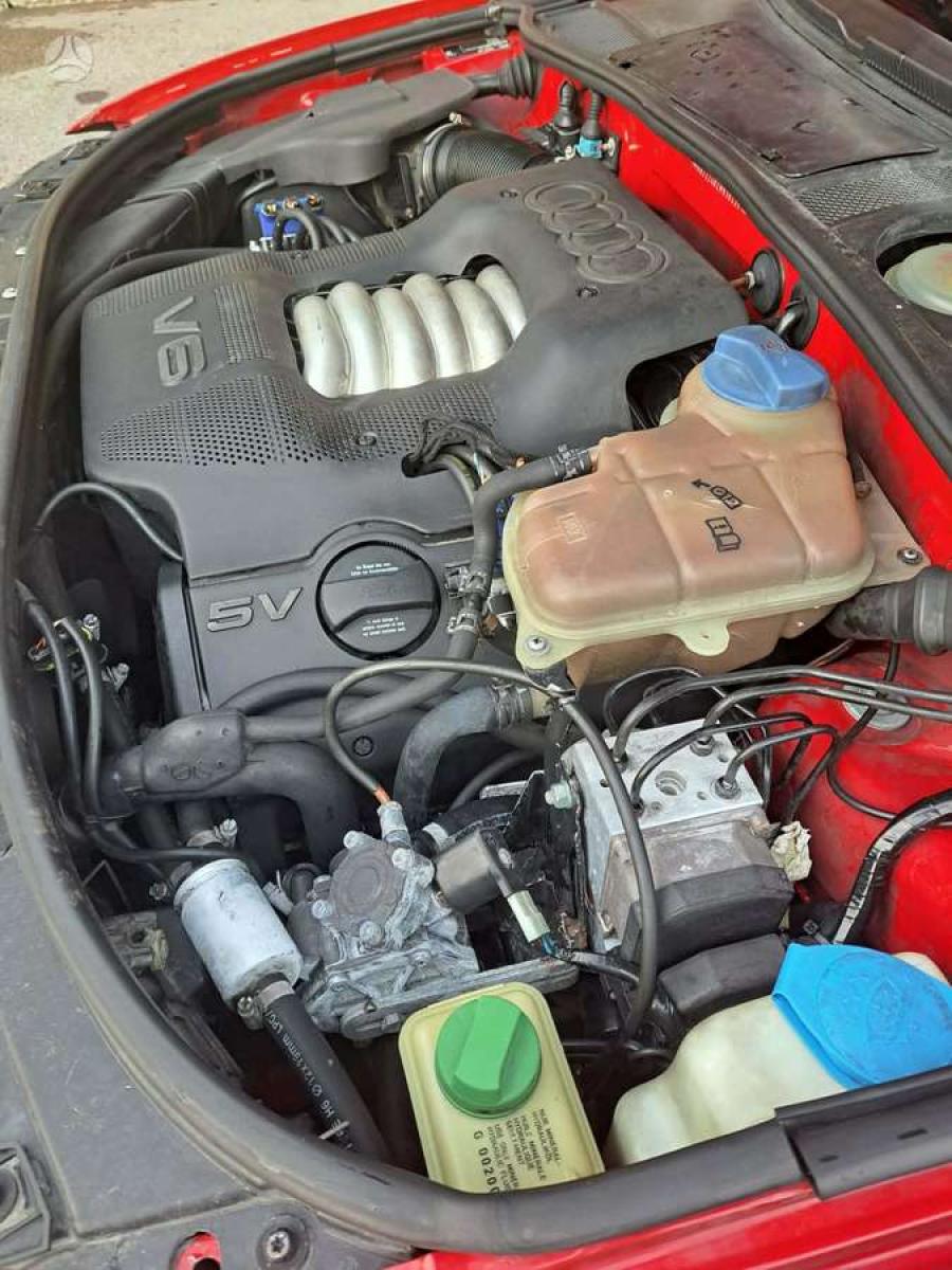 Red Audi A6 1999 in Kaunas, with an engine capacity of 2.40 L and mileage of 320 thousand km for 1650 €, photo 9 on AUTOMOTO.COM.LV