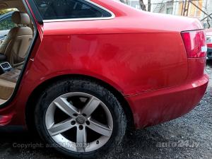 Sarkans Audi A6 2004 Tallina, ar dzinēja tilpumu 2.40 L un nobraukumu 240 tūkst. km par 2300 €, foto 10 vietnē AUTOMOTO.COM.LV