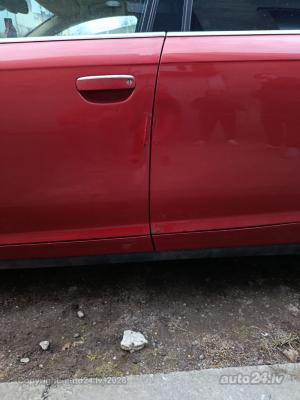 Sarkans Audi A6 2004 Tallina, ar dzinēja tilpumu 2.40 L un nobraukumu 240 tūkst. km par 2300 €, foto 14 vietnē AUTOMOTO.COM.LV