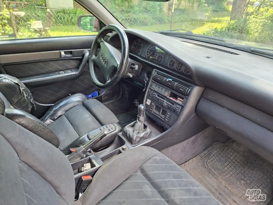 Red Audi A6 1995 in Telschi, with an engine capacity of 2.50 L and mileage of 375 thousand km for 550 €, photo 13 on AUTOMOTO.COM.LV