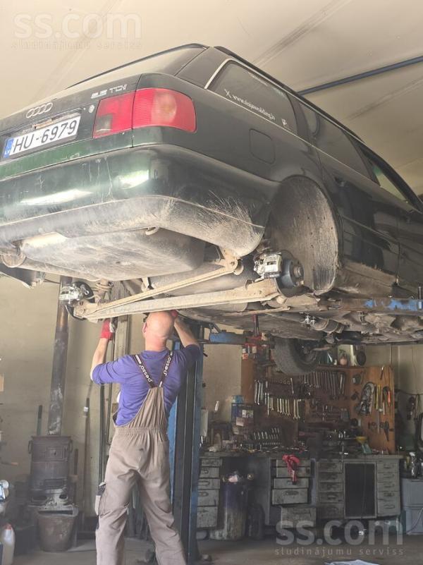 Sarkans Audi A6 1995 Jelgava, ar dzinēja tilpumu 2.50 L un nobraukumu 741 tūkst. km par 850 €, foto 7 vietnē AUTOMOTO.COM.LV