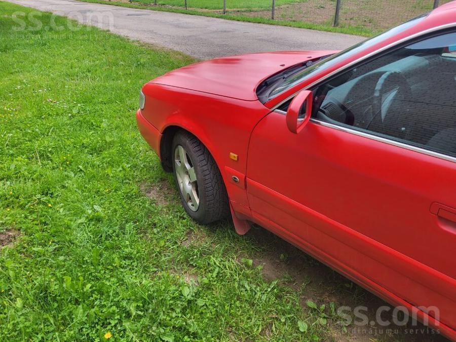 Sarkans Audi A6 1996 Bauska, ar dzinēja tilpumu 2.50 L un nobraukumu 530 tūkst. km par 1500 €, foto 8 vietnē AUTOMOTO.COM.LV