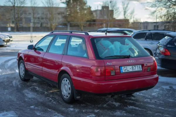 Красный Ауди А6 1996 в Лиепая, объемом двигателя 1.80 л и пробегом 280 тыс. км за 1200 €, фото 2 на AUTOMOTO.COM.LV