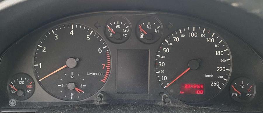 Red Audi A6 1998 in Vilnius, with an engine capacity of 2.39 L and mileage of 304 thousand km for 899 €, photo 7 on AUTOMOTO.COM.LV