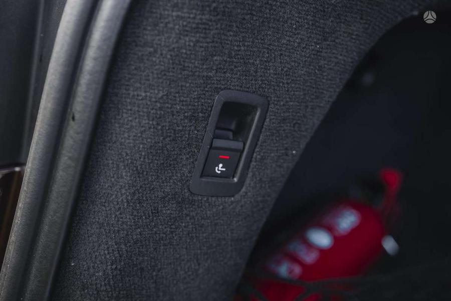 Red Audi A6 2019 in Vilnius, with an engine capacity of 1.97 L and mileage of 239 thousand km for 18490 €, photo 19 on AUTOMOTO.COM.LV