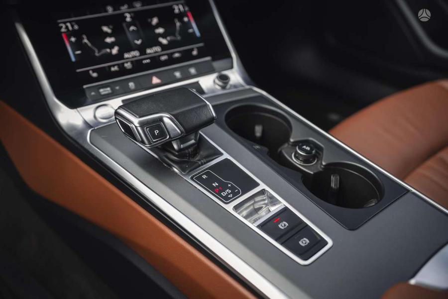 Red Audi A6 2019 in Vilnius, with an engine capacity of 1.97 L and mileage of 239 thousand km for 18490 €, photo 36 on AUTOMOTO.COM.LV