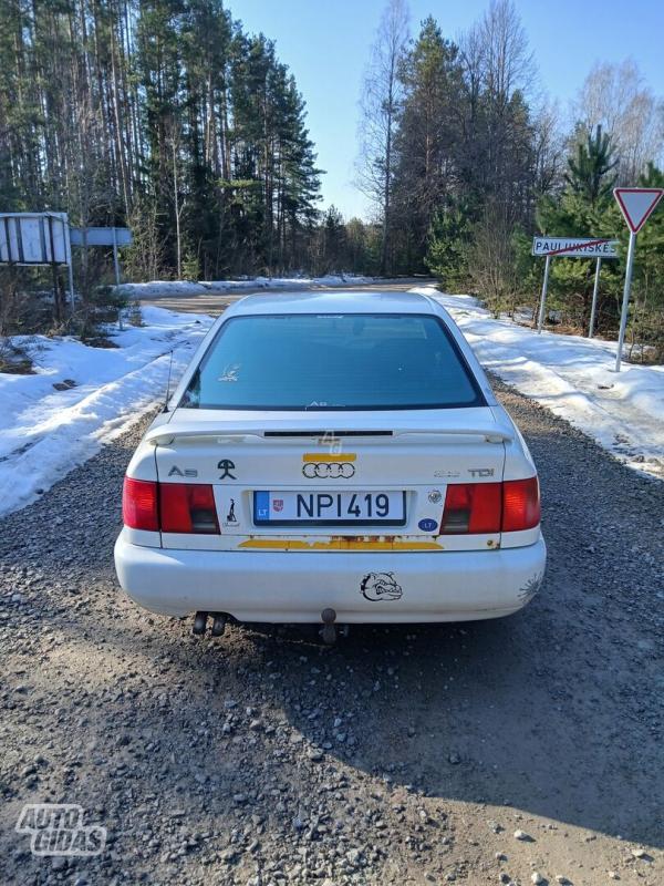 Audi A6 1994 Viļņa, ar dzinēja tilpumu 2.50 L un nobraukumu 370 tūkst. km par 670 €, foto 4 vietnē AUTOMOTO.COM.LV