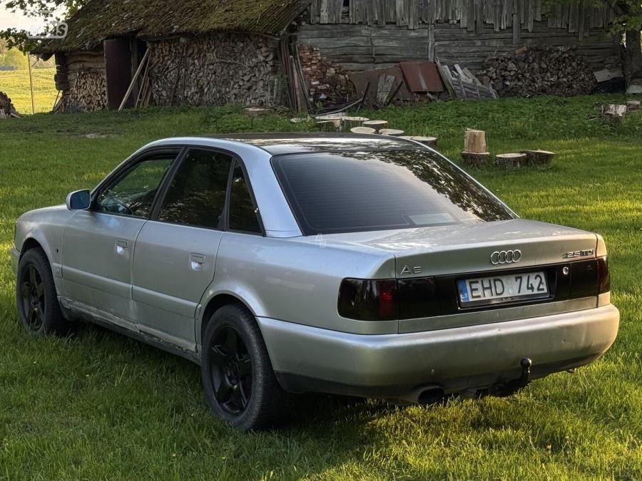 Audi A6 1997 in Vilnius, with an engine capacity of 2.50 L and mileage of 460 thousand km for 950 €, photo 4 on AUTOMOTO.COM.LV
