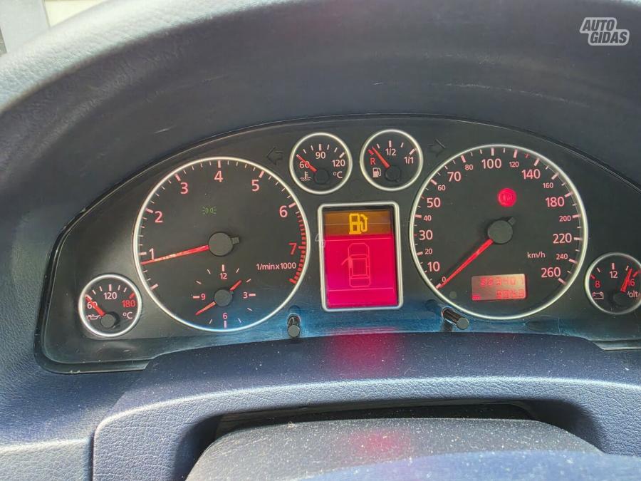 Audi A6 1999 Viļņa, ar dzinēja tilpumu 2.40 L un nobraukumu 223 tūkst. km par 3300 €, foto 12 vietnē AUTOMOTO.COM.LV