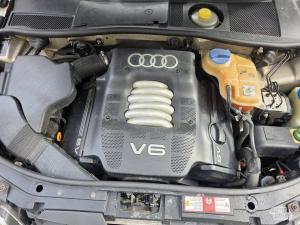 Audi A6 1999 Viļņa, ar dzinēja tilpumu 2.40 L un nobraukumu 223 tūkst. km par 3300 €, foto 17 vietnē AUTOMOTO.COM.LV
