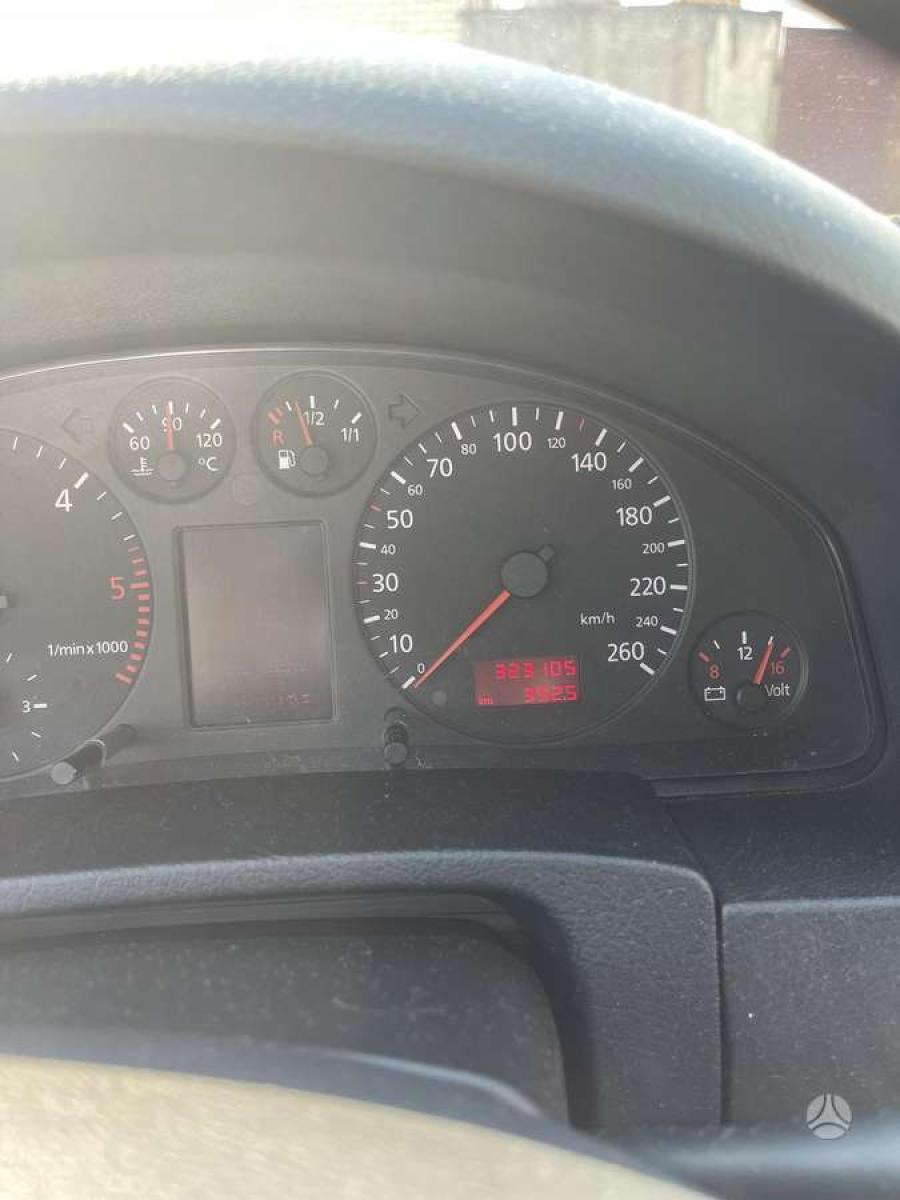 Audi A6 2000 Jurbarkas, ar dzinēja tilpumu 2.50 L un nobraukumu 323 tūkst. km par 1300 €, foto 7 vietnē AUTOMOTO.COM.LV