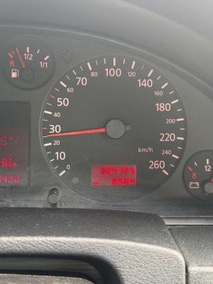 Audi A6 2000 Jurbarkas, ar dzinēja tilpumu 2.50 L un nobraukumu 324 tūkst. km par 800 €, foto 13 vietnē AUTOMOTO.COM.LV